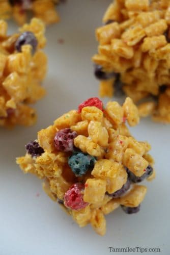 Easy Crunch Berry Treats Everyone will love!- Tammilee Tips