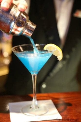 Sea Blue Martini Recipe {Video} - Tammilee Tips