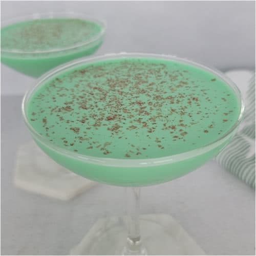 17+ Epic Green Cocktails you can make at home - Tammilee Tips